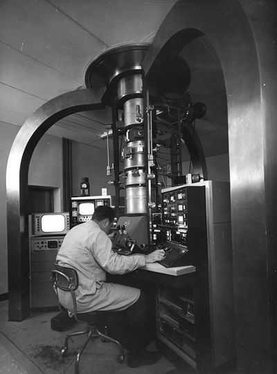 Radio Corporation of America - Electronen Mikroskopie Museum Nürnberg